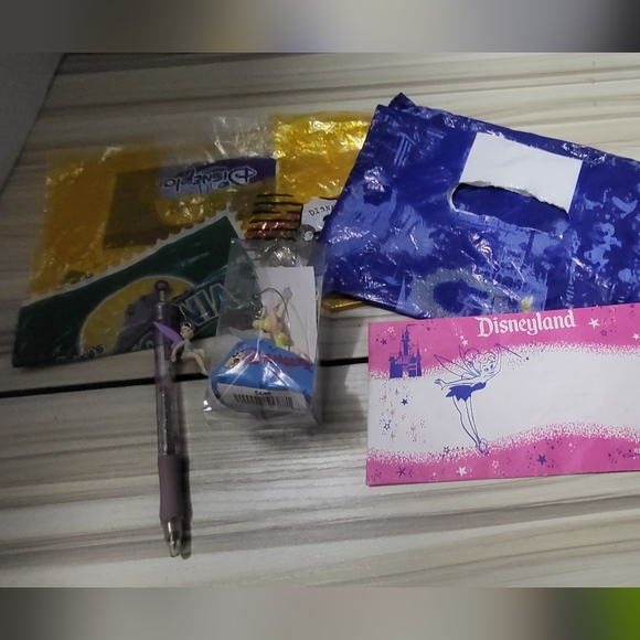 Disney | Office | Vintage Tinkerbell Collectibles Pen Dangler And Other ...